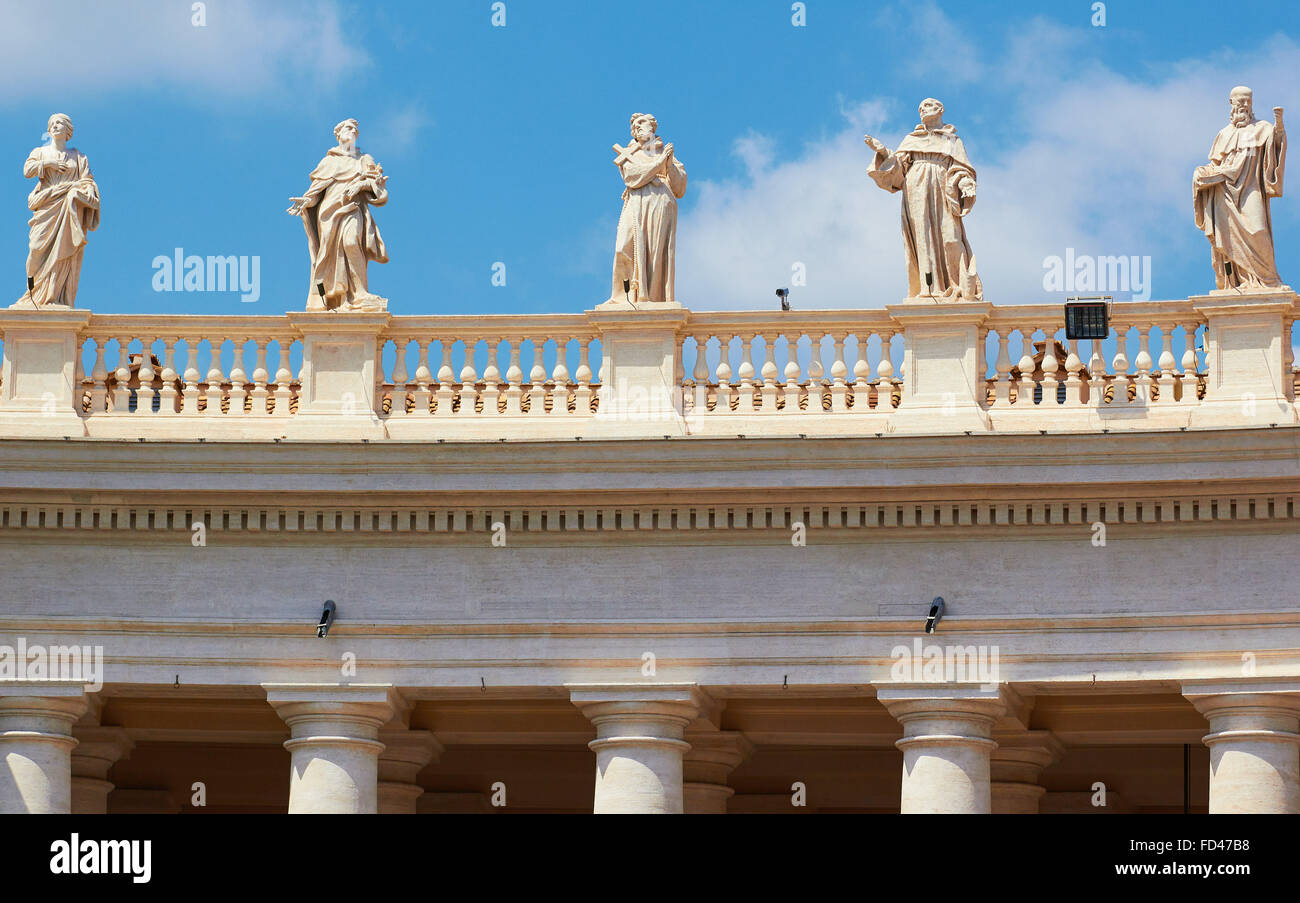 Statues saints sculptures hi-res stock photography and images - Alamy