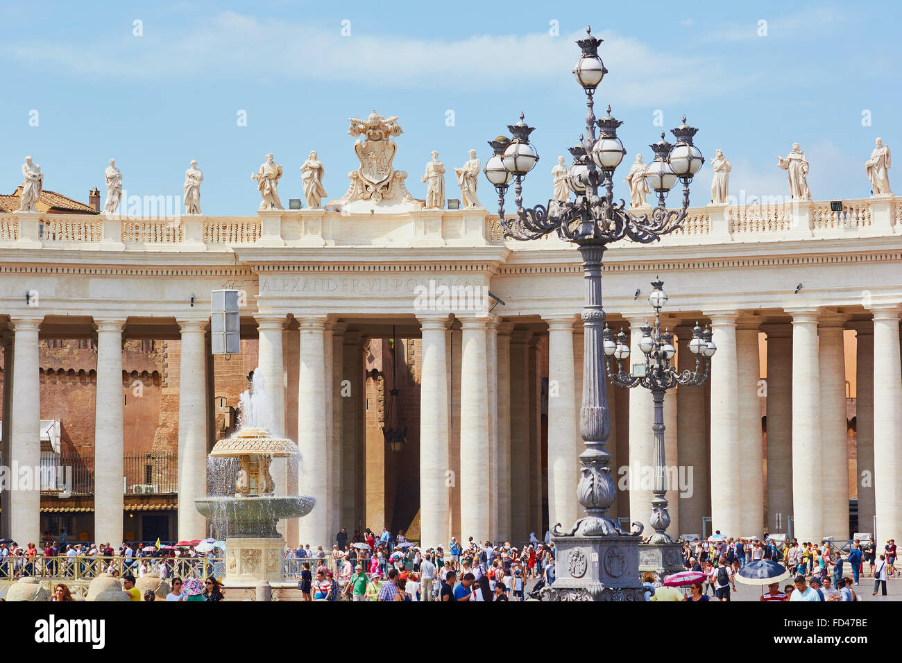 Square statues rome italy vatican hi-res stock photography and images ...