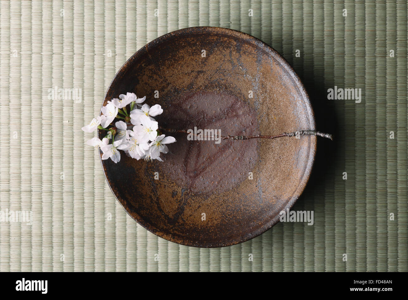 Sakura pottery plate hi-res stock photography and images - Alamy