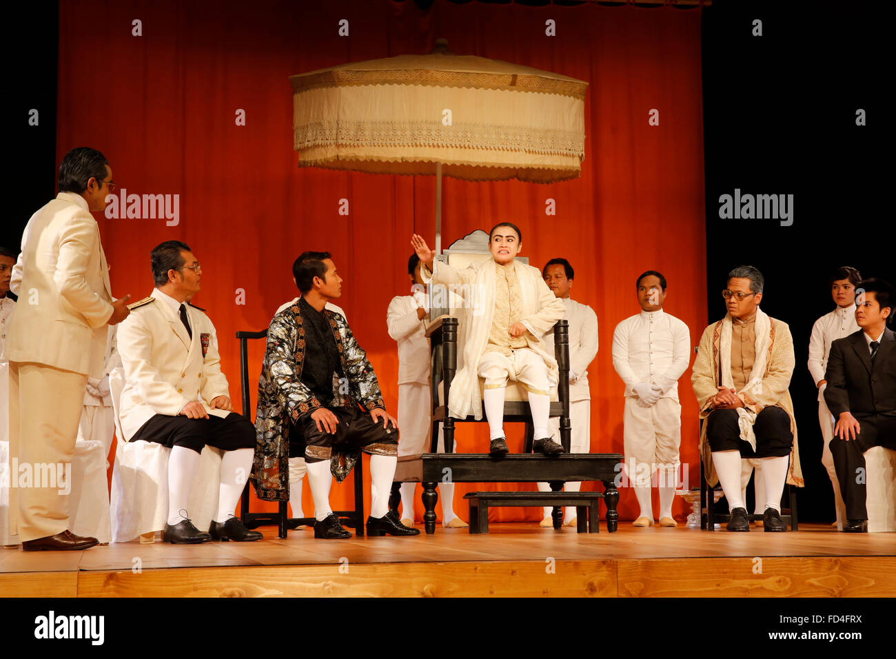 Actors on stage play hi-res stock photography and images - Alamy