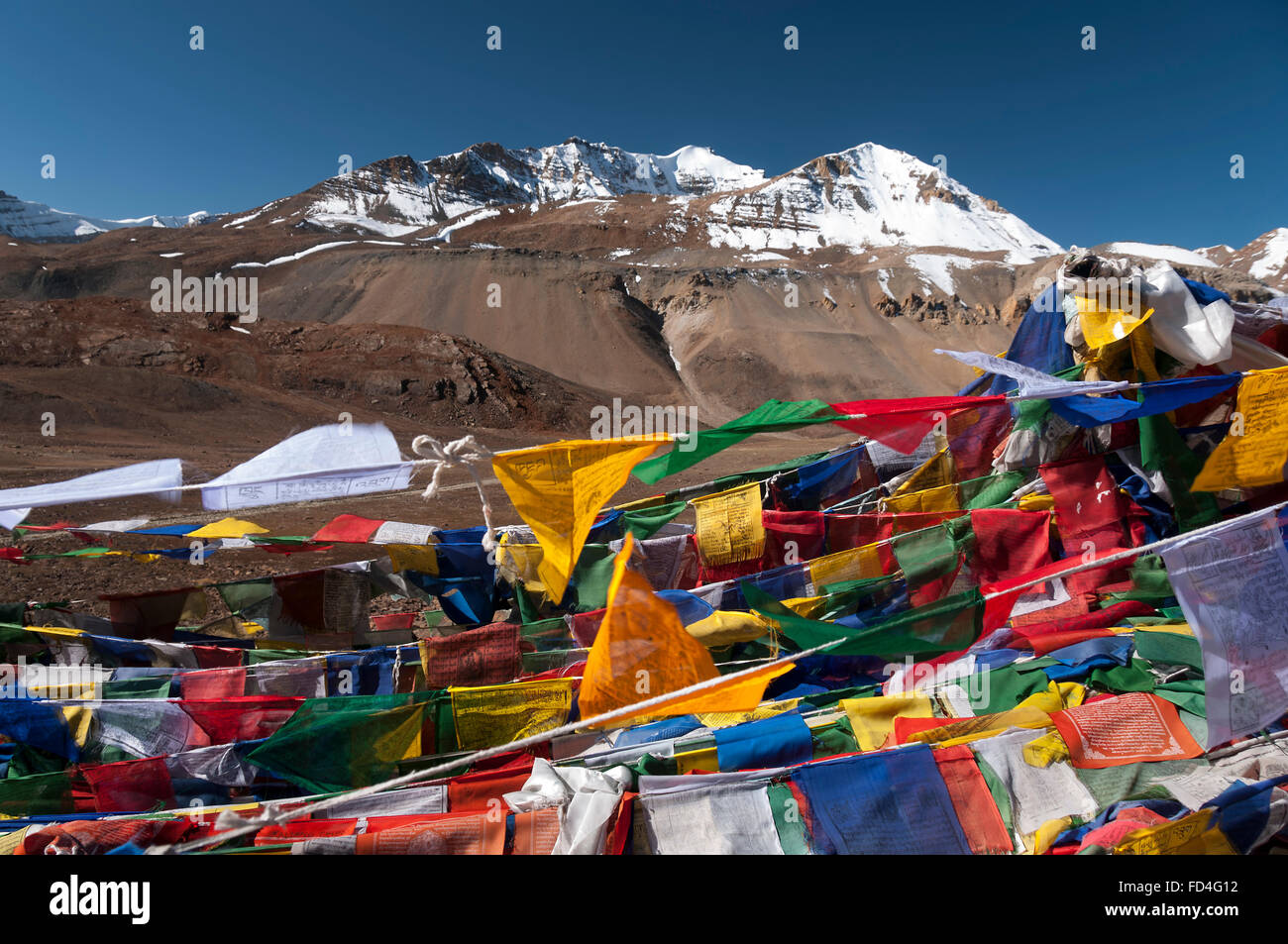 The himalayan pass Lachung La (5079m) on the way from Manali to Leh ...