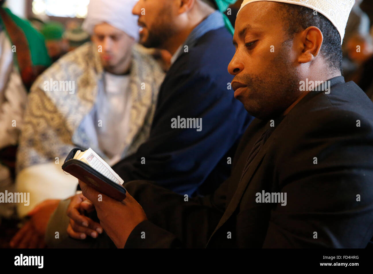 Homage to sufi sheikh Mawlana Shaykh Nazim Al Haqqani at the Paris ...