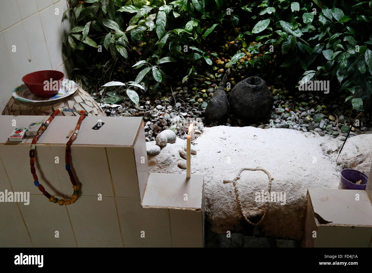 Voodoo benin shrine hi-res stock photography and images - Alamy