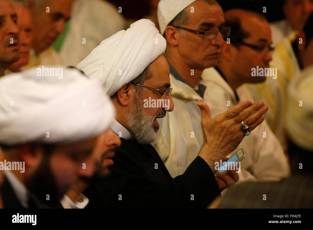 Homage to sufi sheikh Mawlana Shaykh Nazim Al Haqqani at the Paris ...