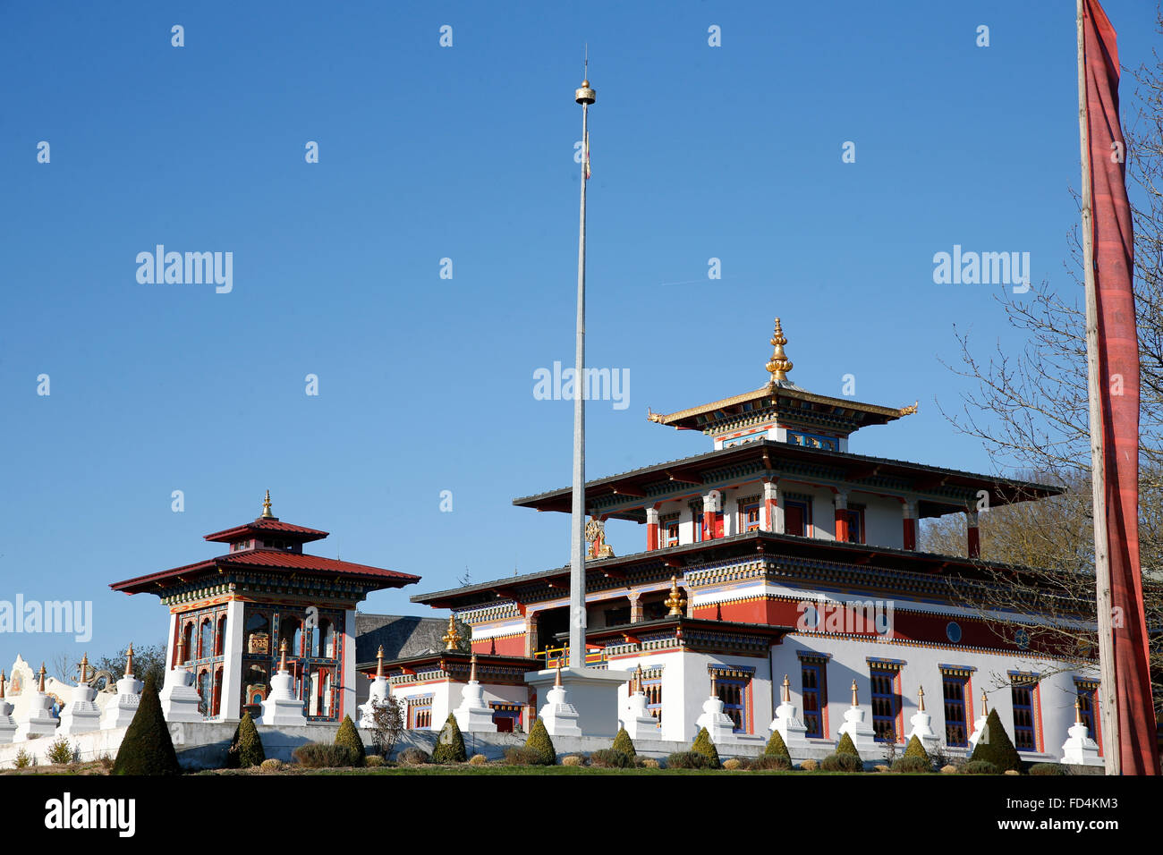 Temple of the Thousand Buddhas. Dashang Kagyu Ling congregation Stock ...