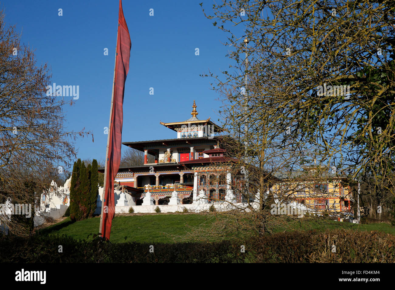 Temple of the Thousand Buddhas. Dashang Kagyu Ling congregation Stock ...