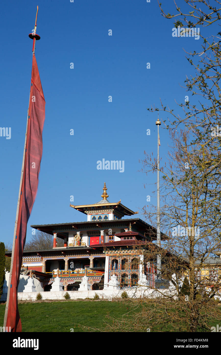 Temple of the Thousand Buddhas. Dashang Kagyu Ling congregation Stock ...