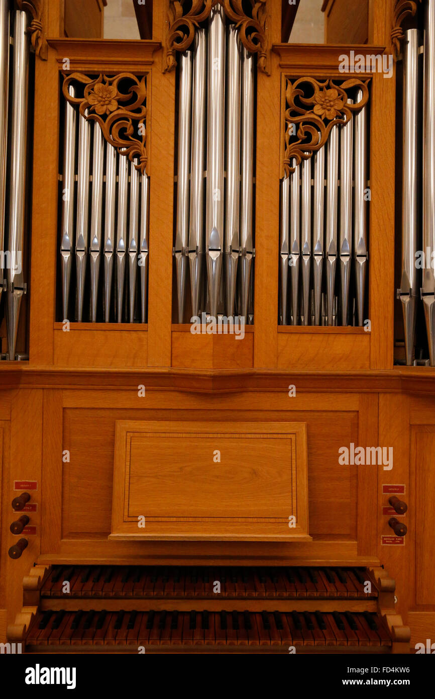 Geneva organ hi-res stock photography and images - Alamy