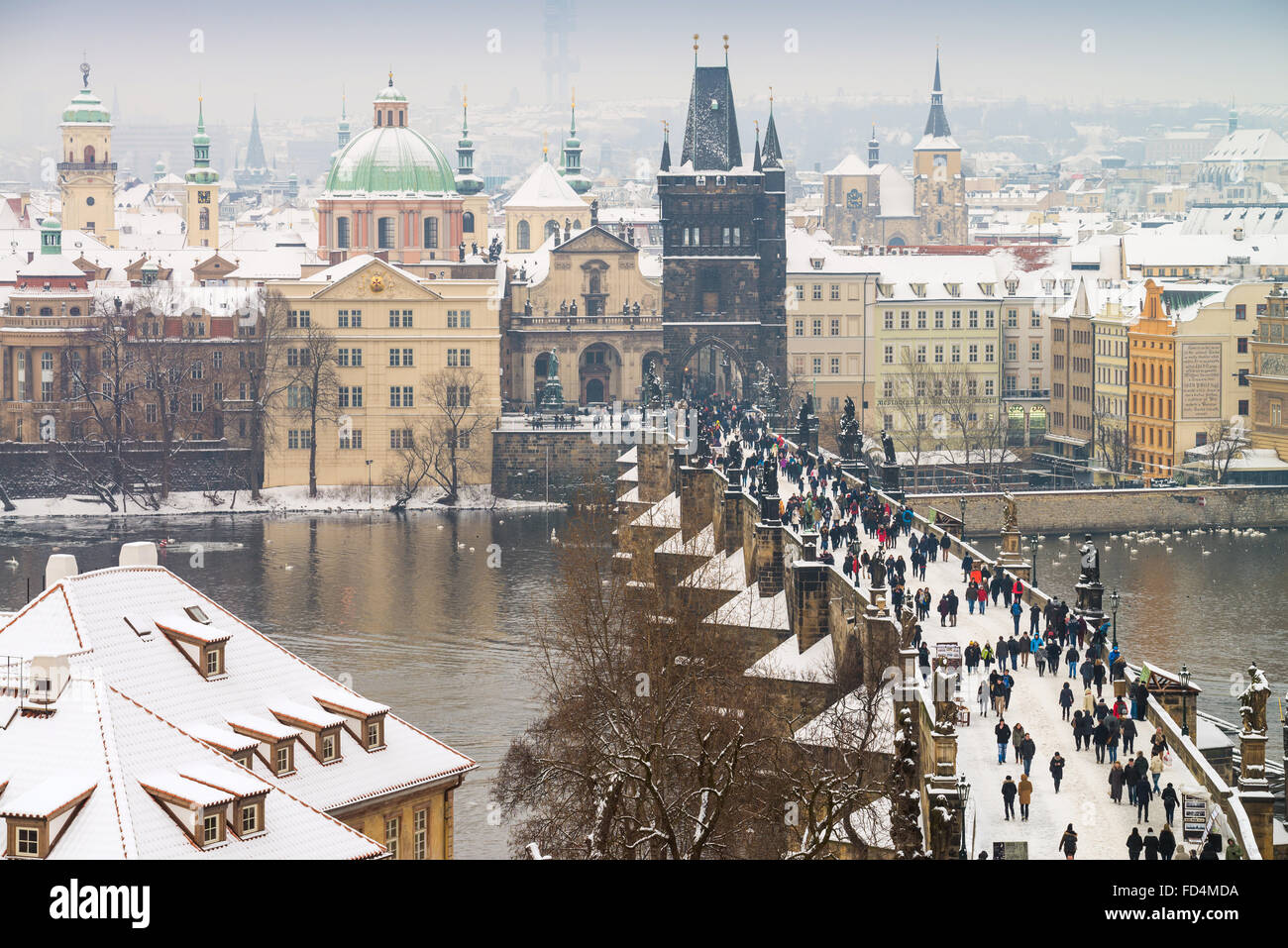 Snow covered charles bridge hi-res stock photography and images - Alamy