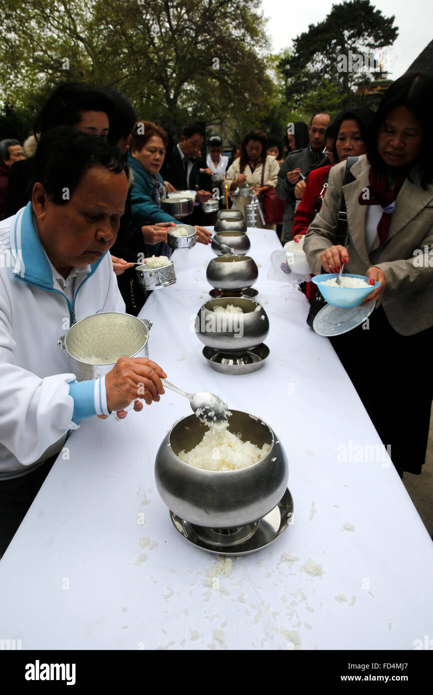 Buddhist Pagoda in Vincennes. Rice offerings Stock Photo - Alamy
