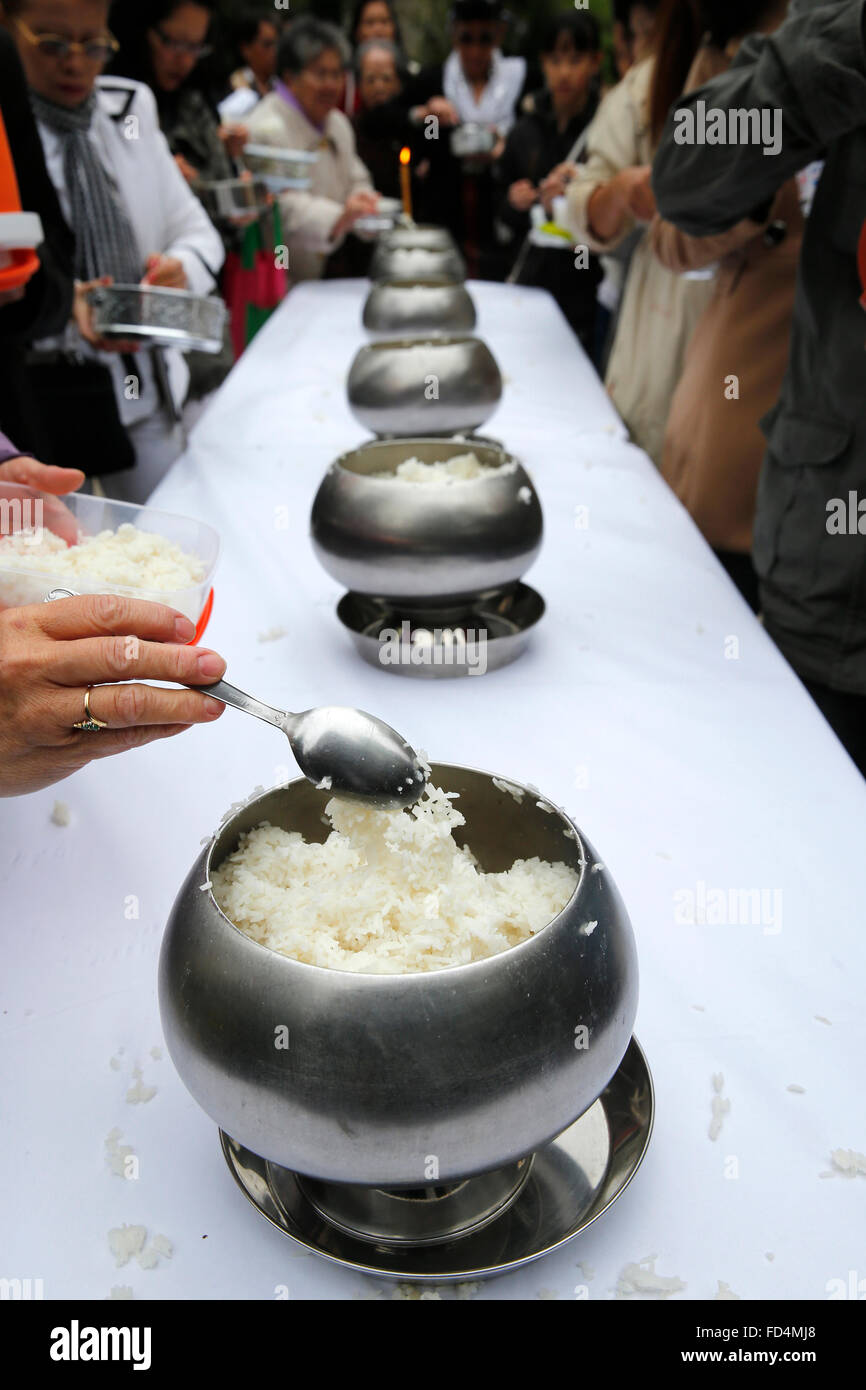 Buddhist Pagoda in Vincennes. Rice offerings Stock Photo - Alamy