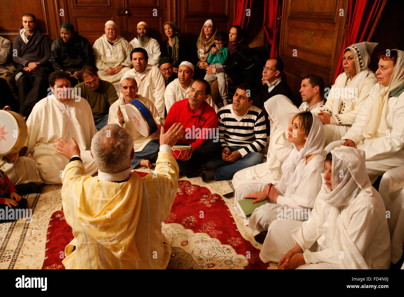 Alawi sufi muslims singing and playing drums Stock Photo - Alamy