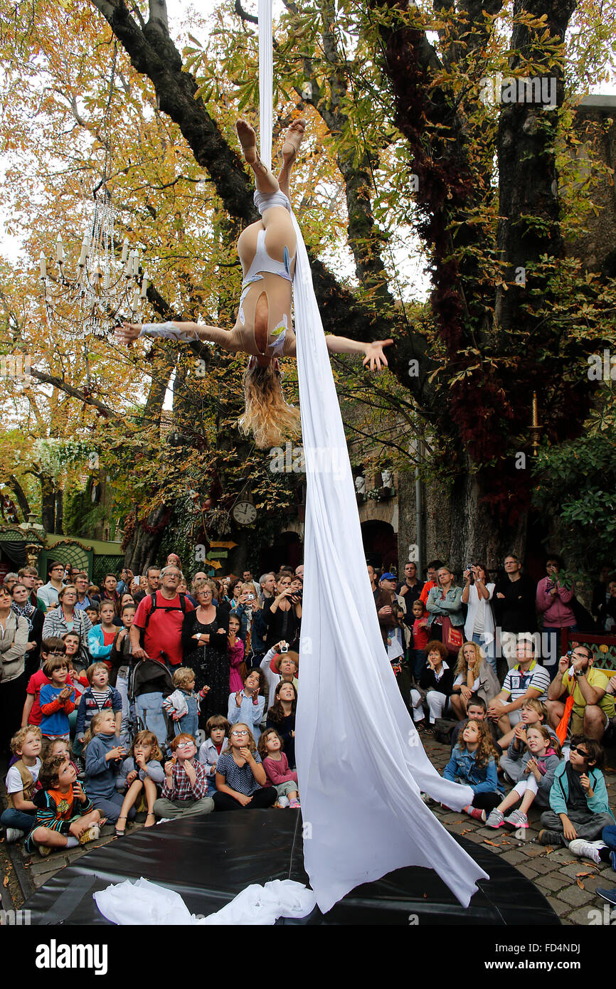 Show at the Fun Fair museum, Paris Stock Photo - Alamy