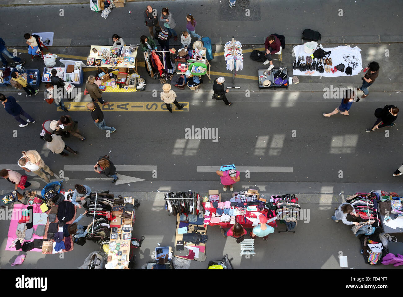 Second-hand market in Paris Stock Photo - Alamy