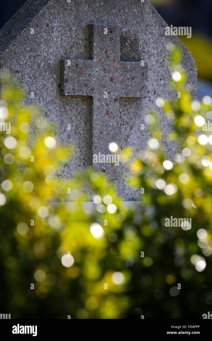 Cemetry. Cross on grave Stock Photo - Alamy