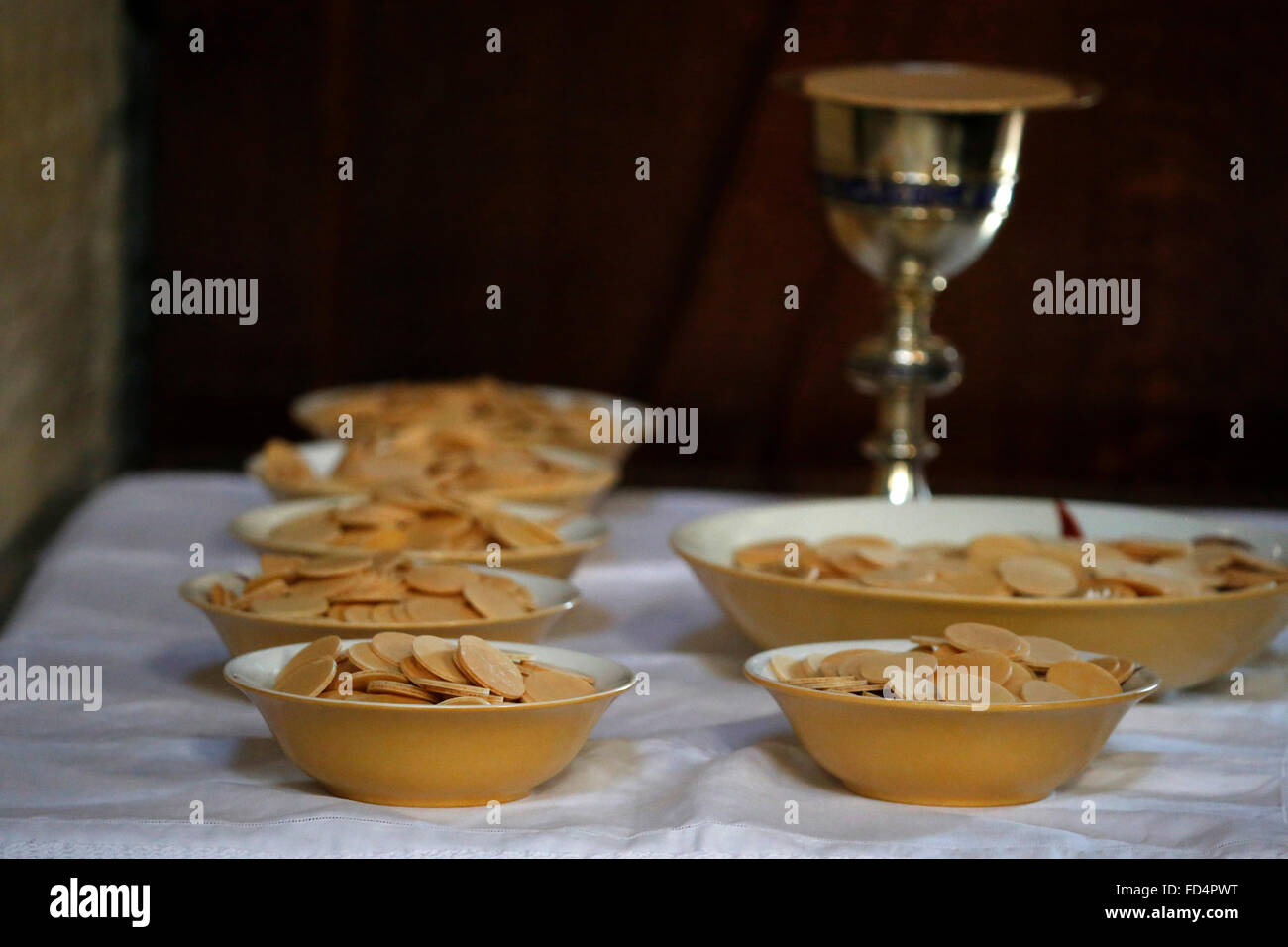 Host and communion hi-res stock photography and images - Alamy