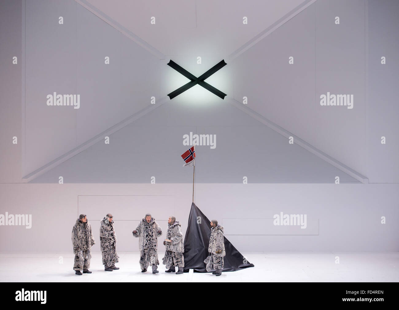 Munich, Germany. 27th Jan, 2016. Opera singer Thomas Hampson (C) as ...