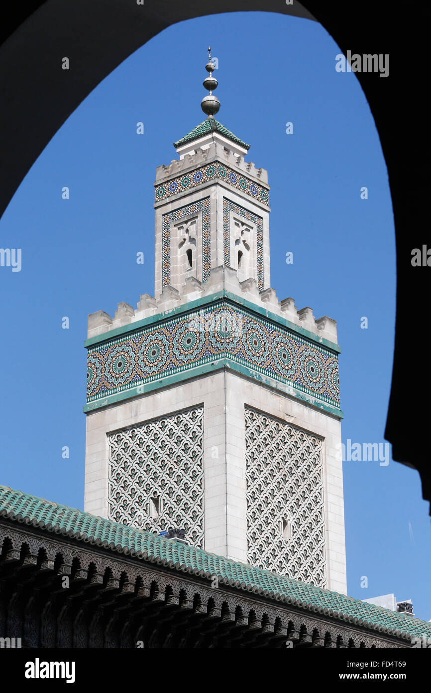 Paris Great Mosque. The minaret Stock Photo - Alamy