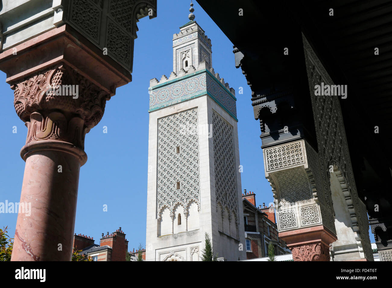 Paris Great Mosque. The minaret Stock Photo - Alamy
