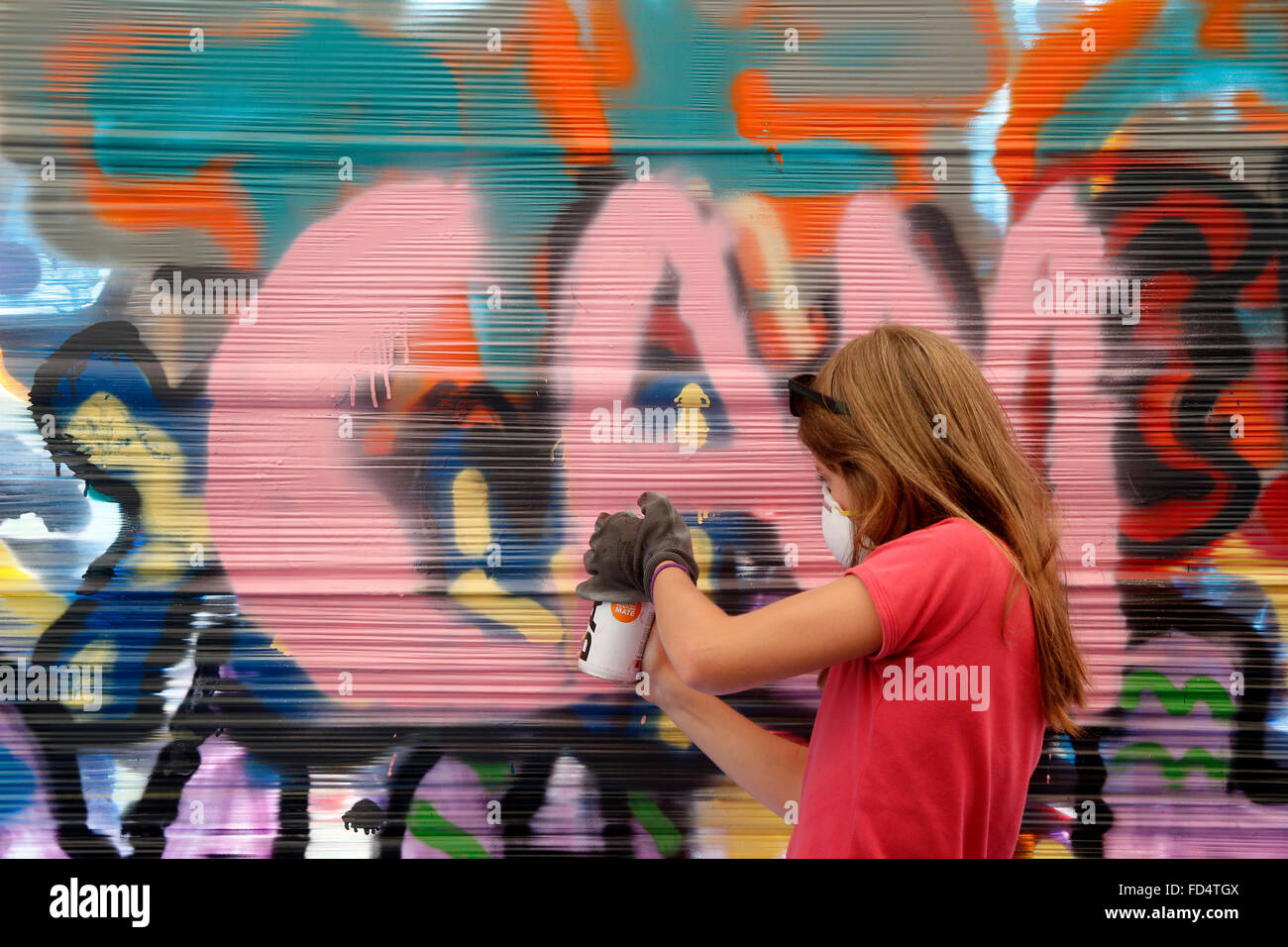 Wall art girl hi-res stock photography and images - Alamy