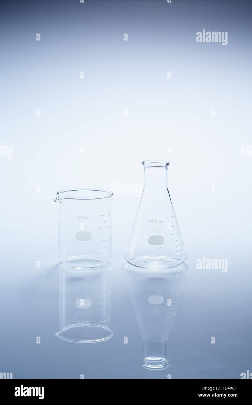 Science beaker cutout hi-res stock photography and images - Alamy