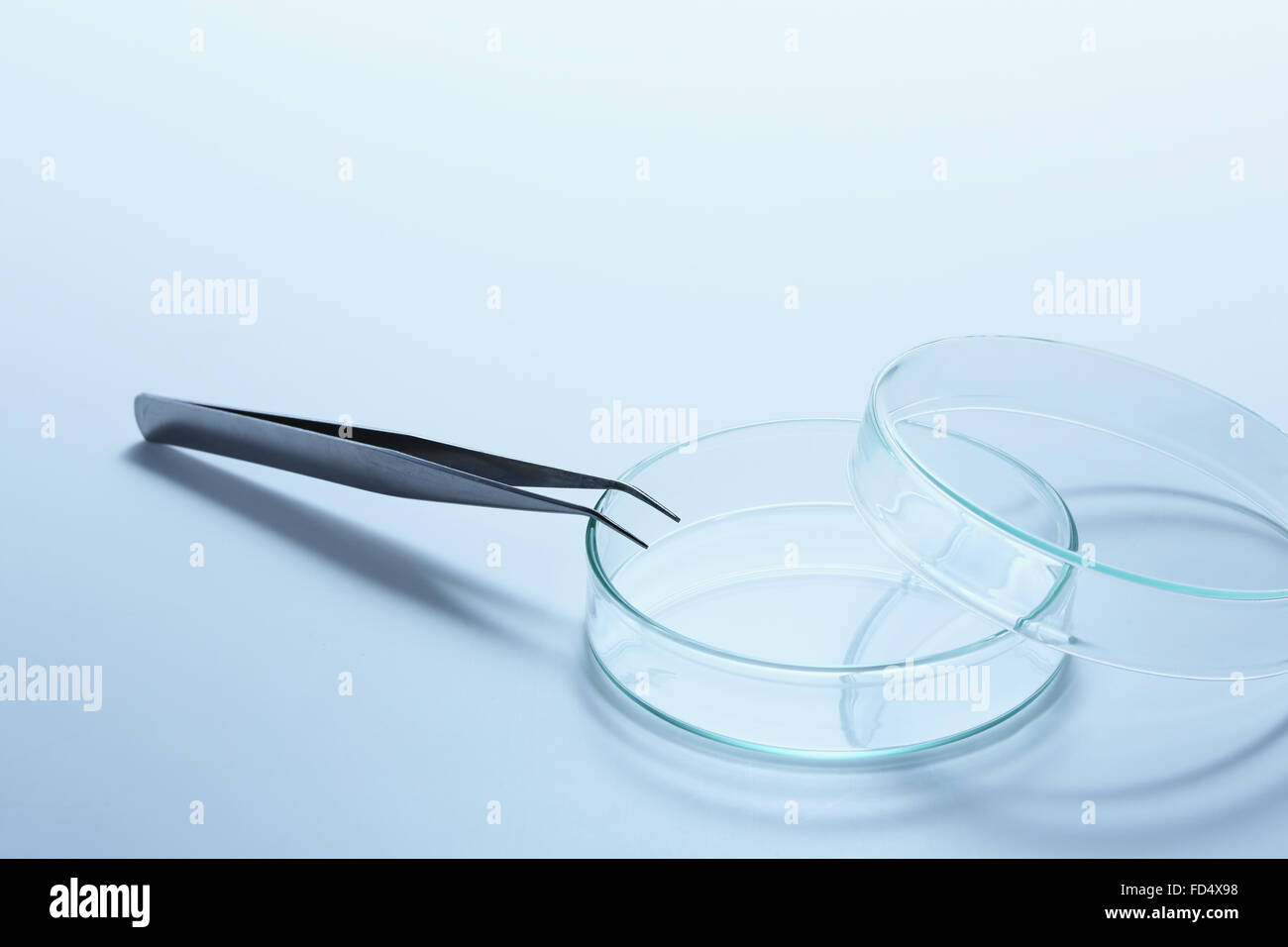 Indoor lab hi-res stock photography and images - Alamy