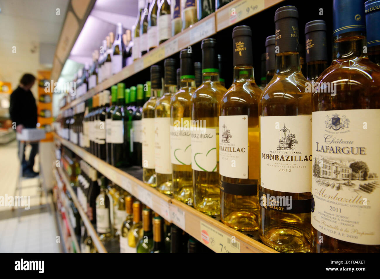 Supermarket. Wine section Stock Photo - Alamy