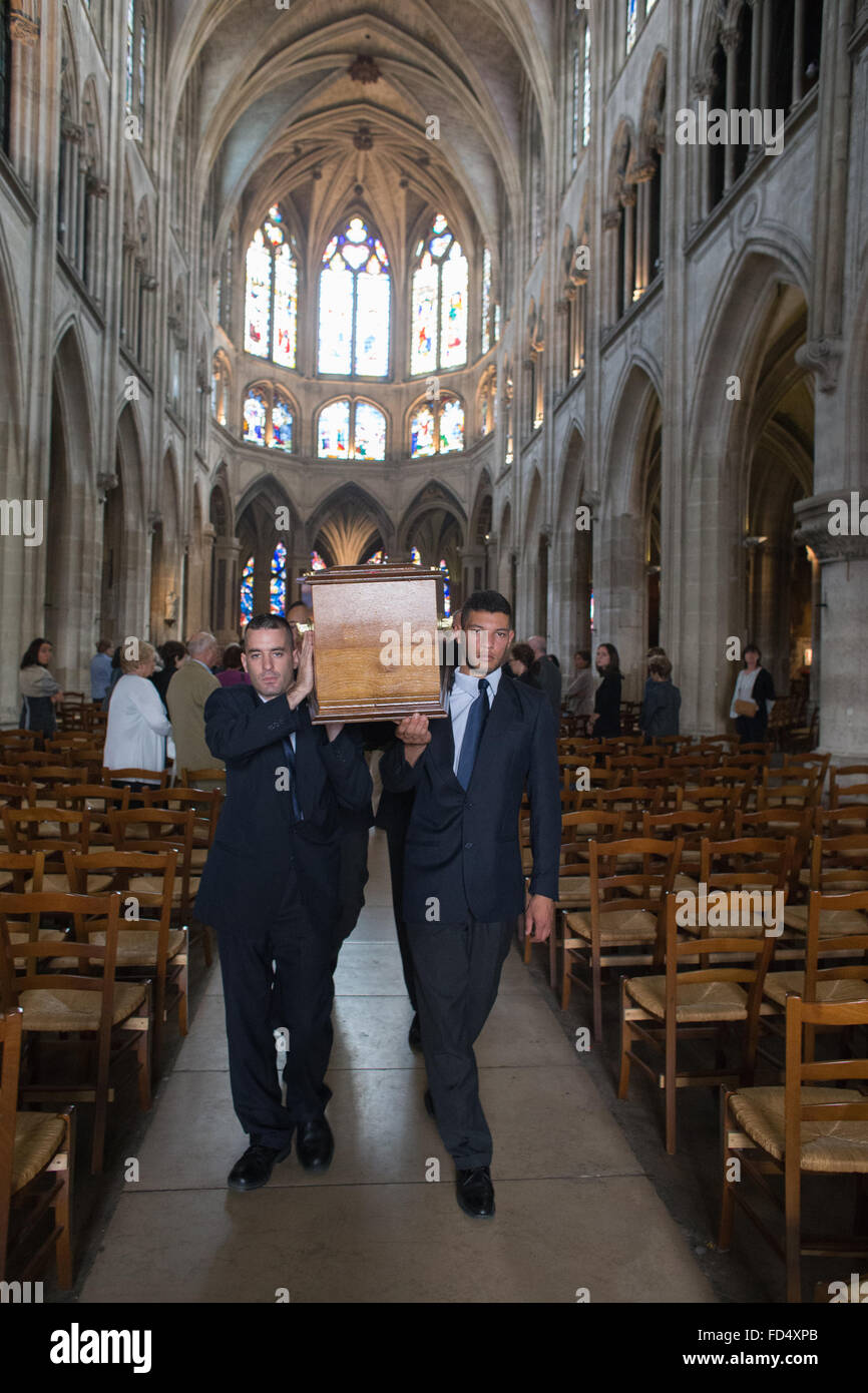 Coffin carriers hi-res stock photography and images - Alamy