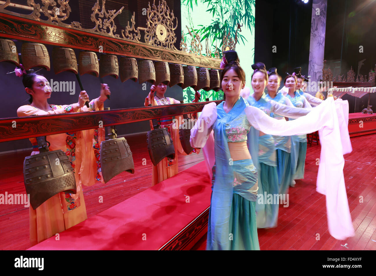 Han dynasty music and dance hi-res stock photography and images - Alamy