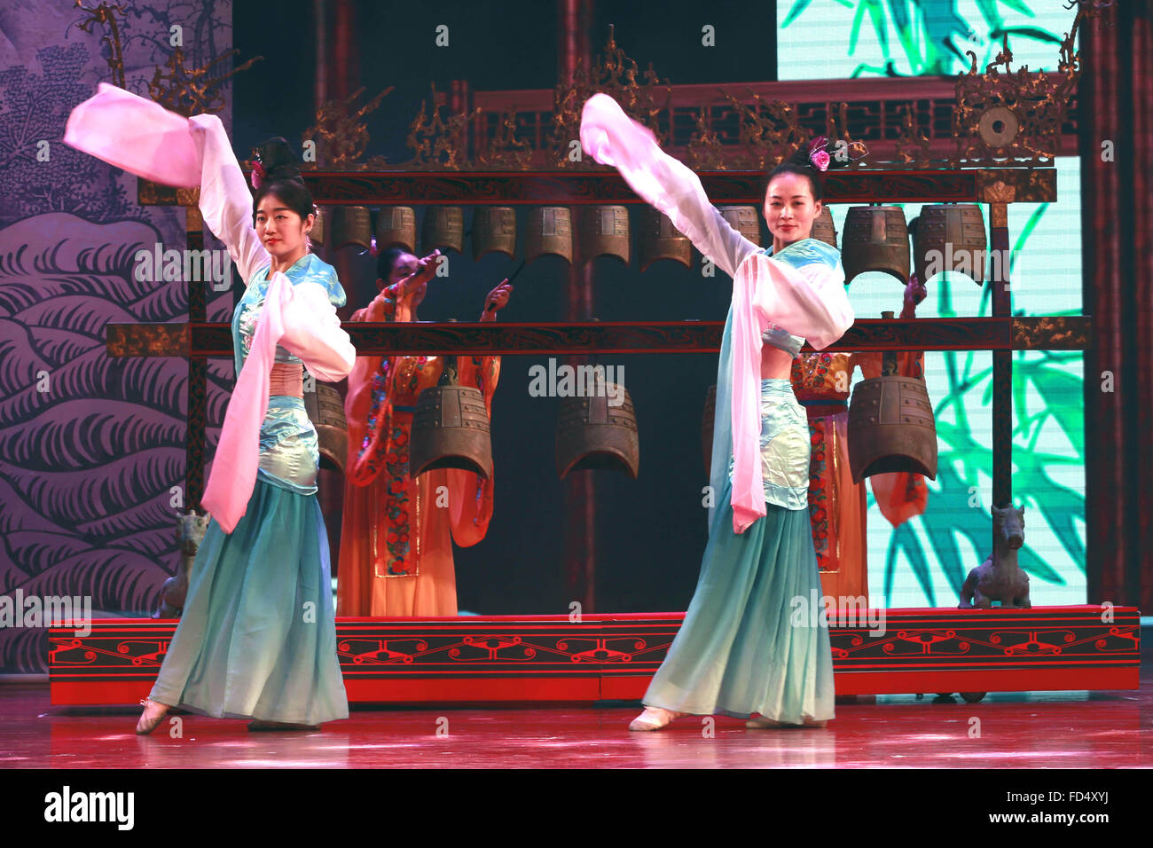 Han dynasty music and dance hi-res stock photography and images - Alamy