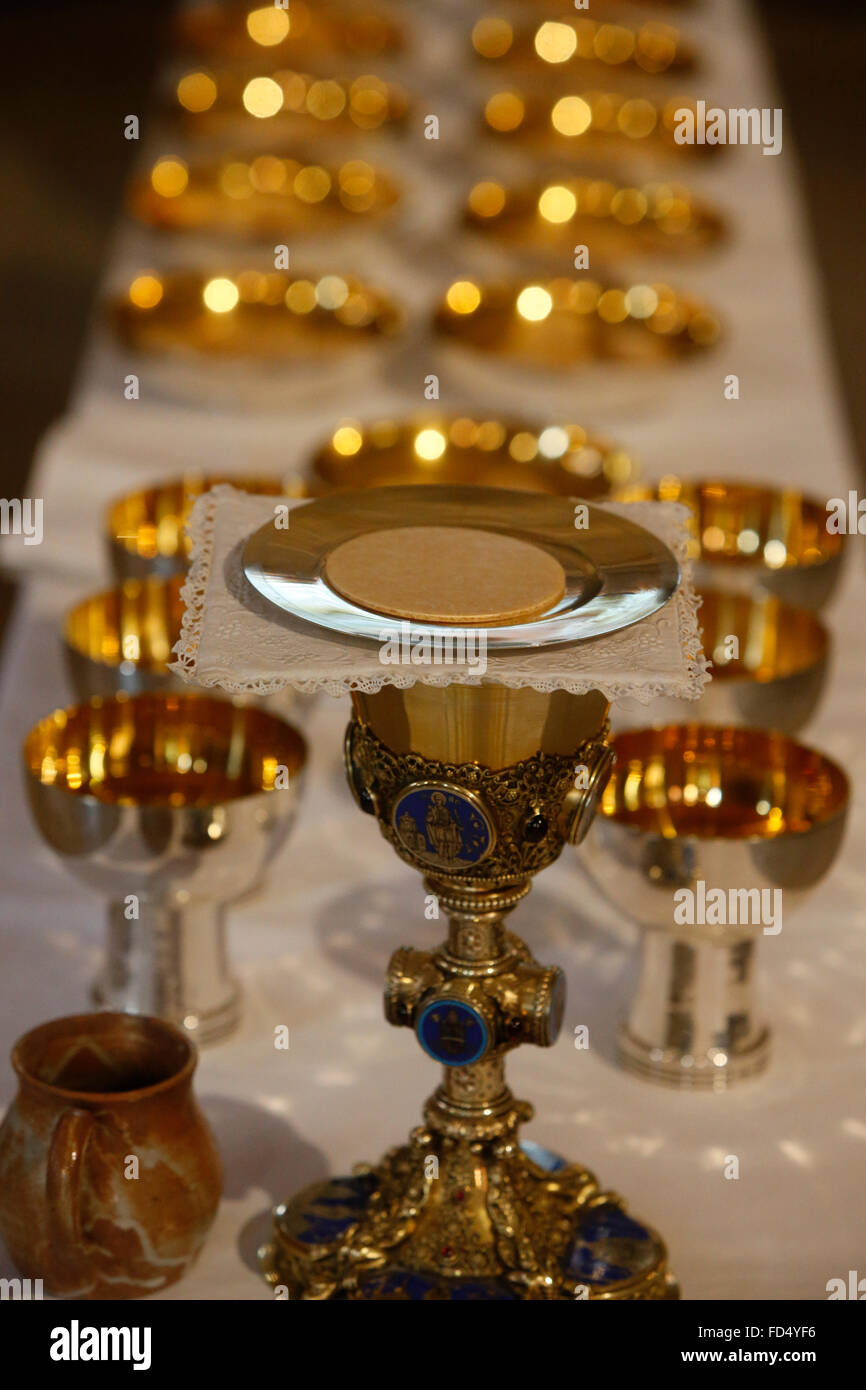 Eucharist table hi-res stock photography and images - Alamy