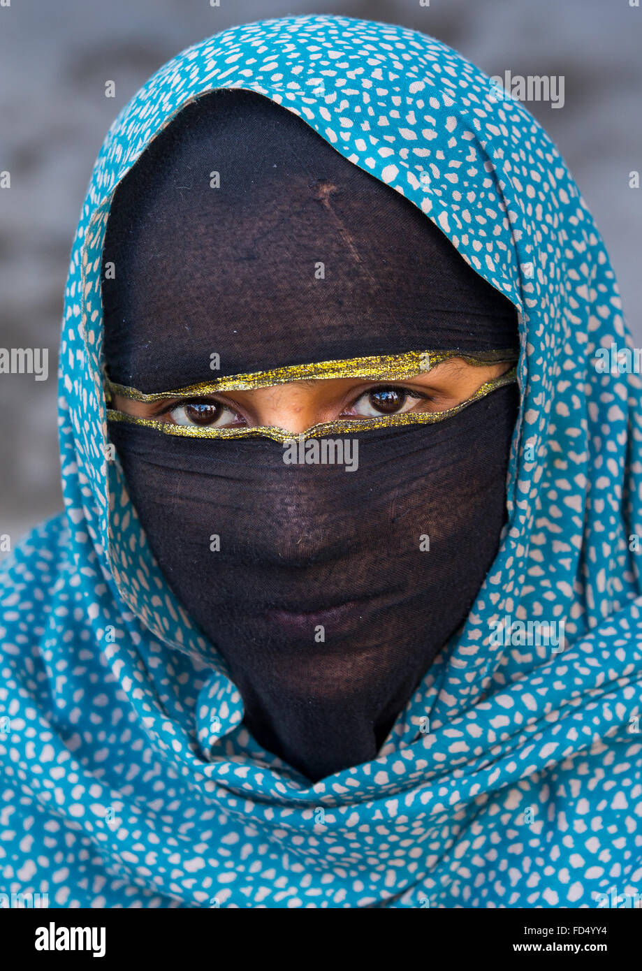bandari woman with face covered at the panjshambe bazar thursday market ...