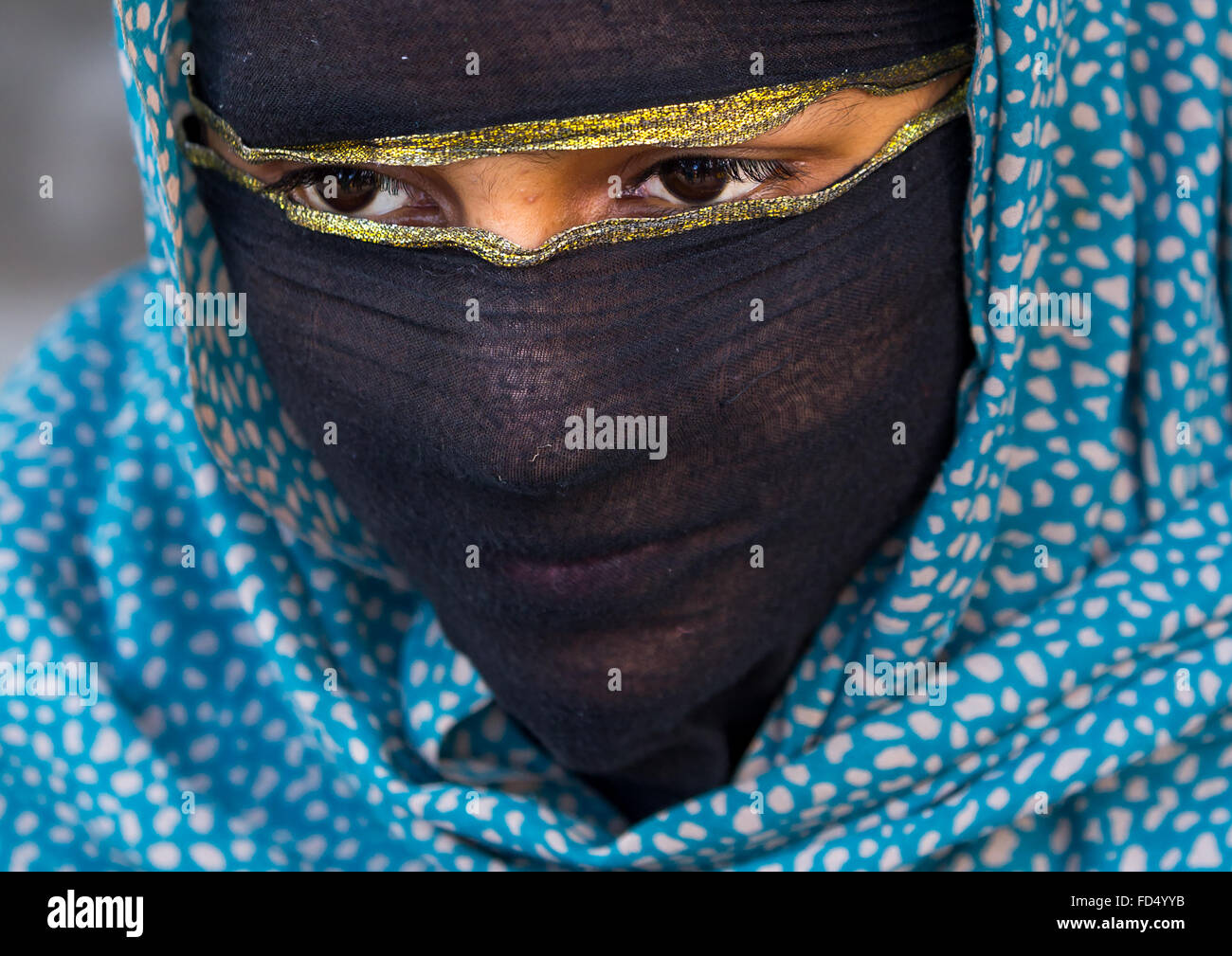 Bandari woman hi-res stock photography and images - Alamy