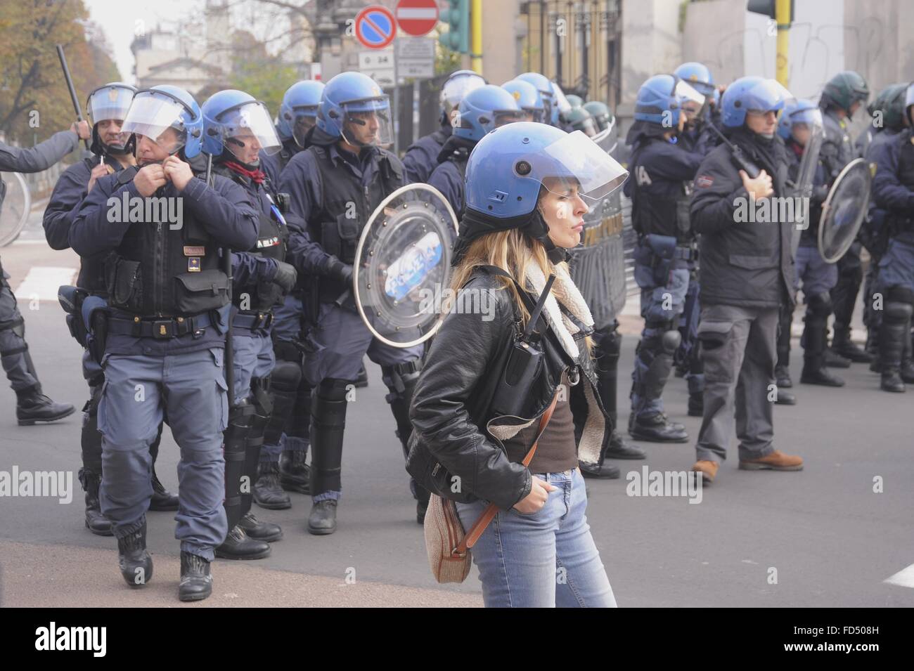 Italy police female hi-res stock photography and images - Alamy