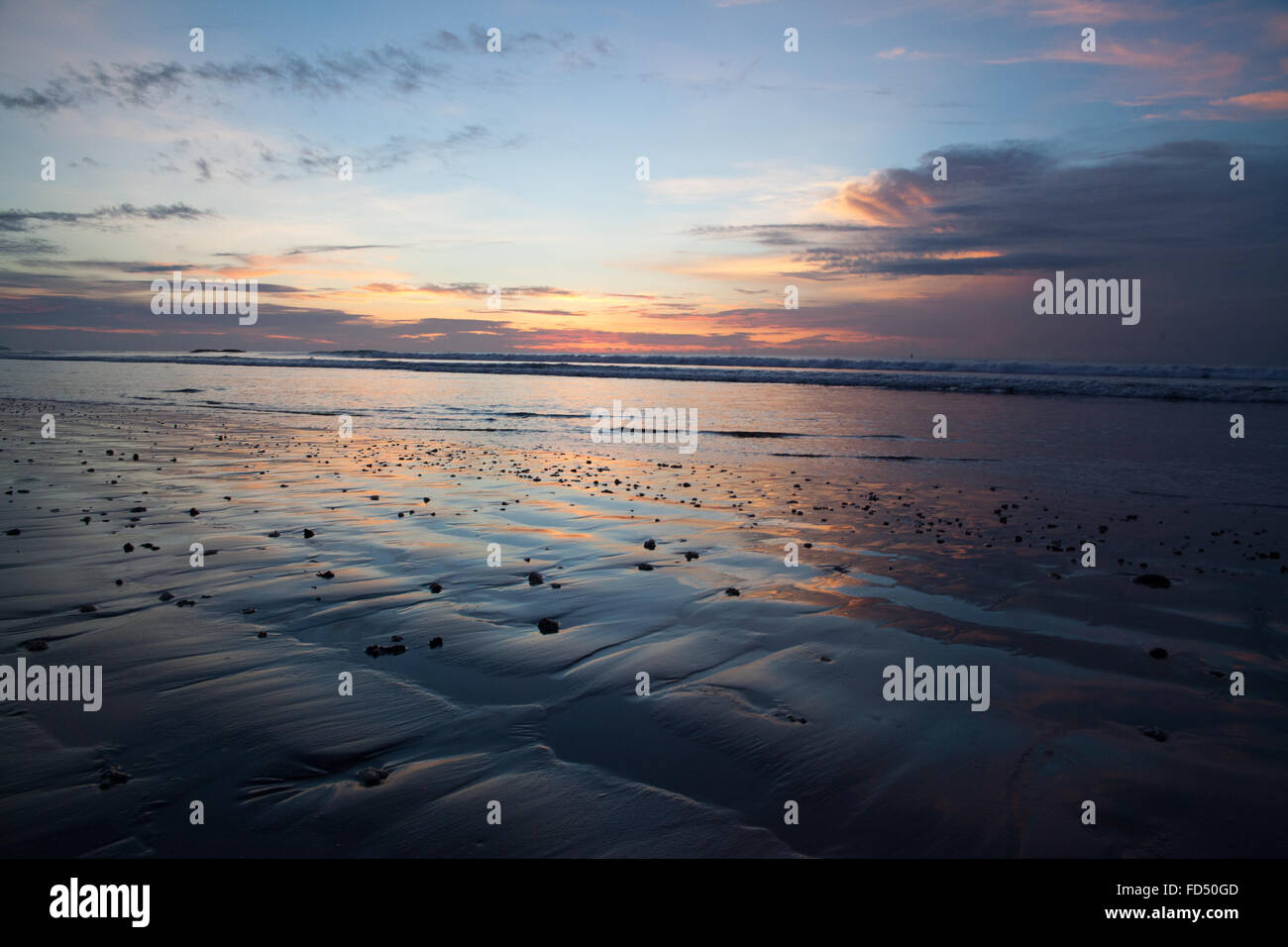Dusk beach hi-res stock photography and images - Alamy