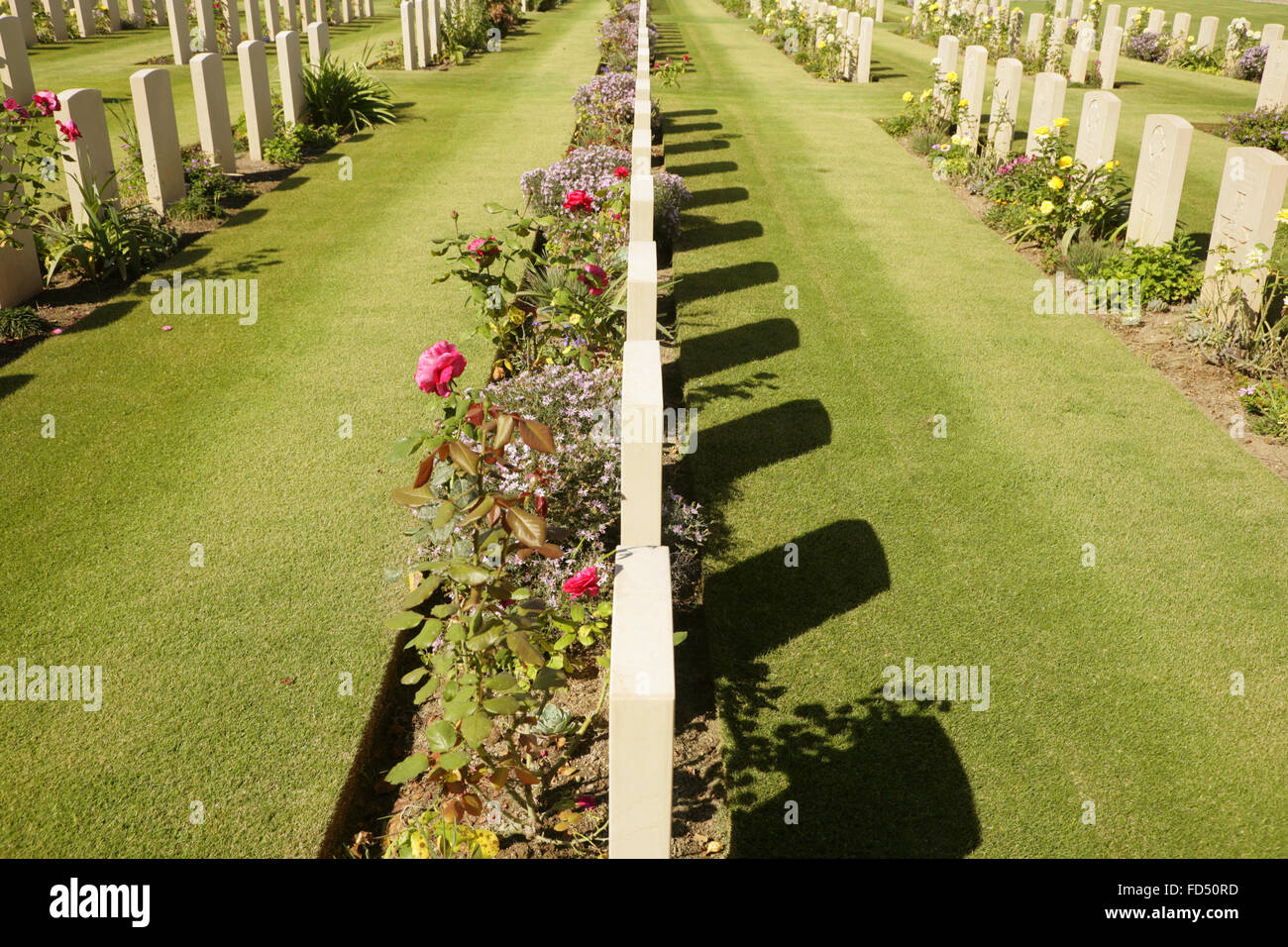 Commonwealth war graves hi-res stock photography and images - Alamy