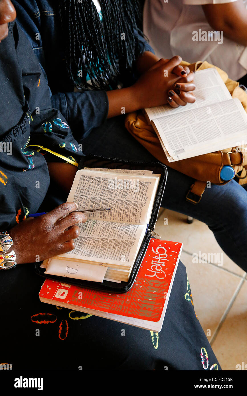 Reading church service hi-res stock photography and images - Alamy