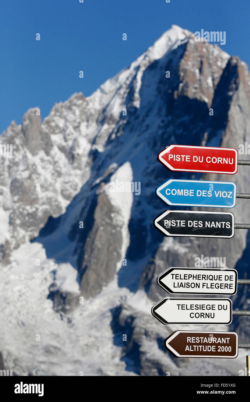 French Alps. Mont Blanc Massif. Ski slope signs Stock Photo - Alamy