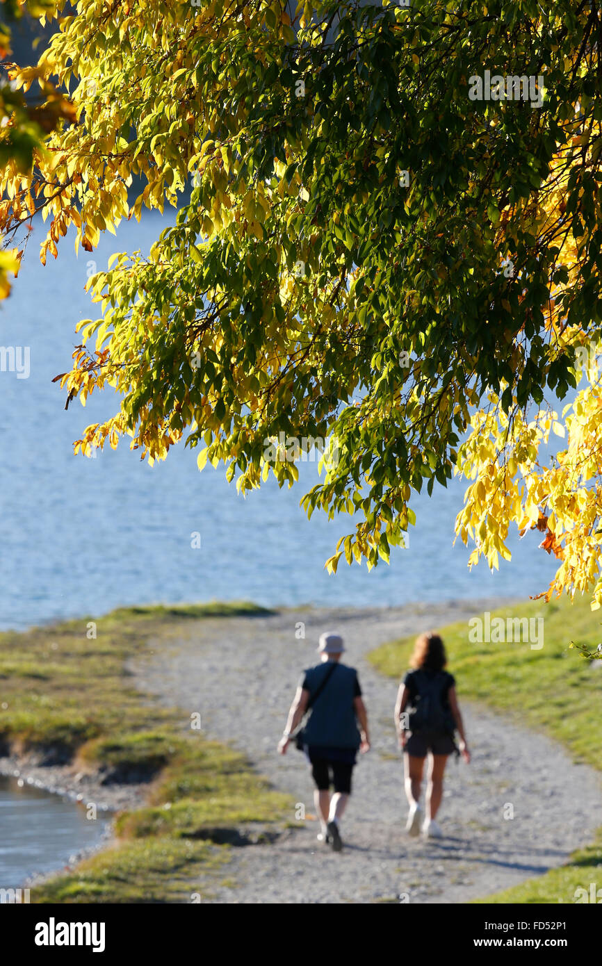 Couple walking walker hi-res stock photography and images - Alamy