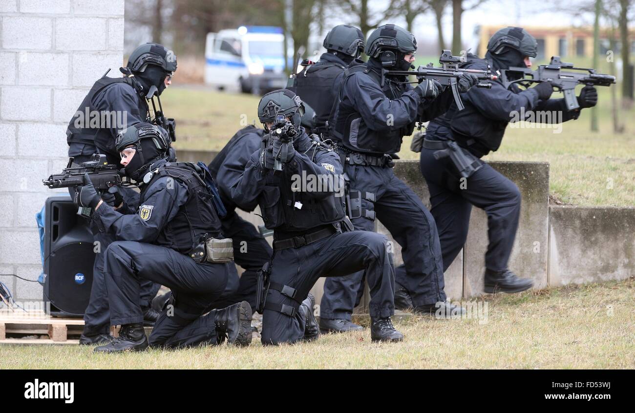 Federal police special units hi-res stock photography and images - Alamy