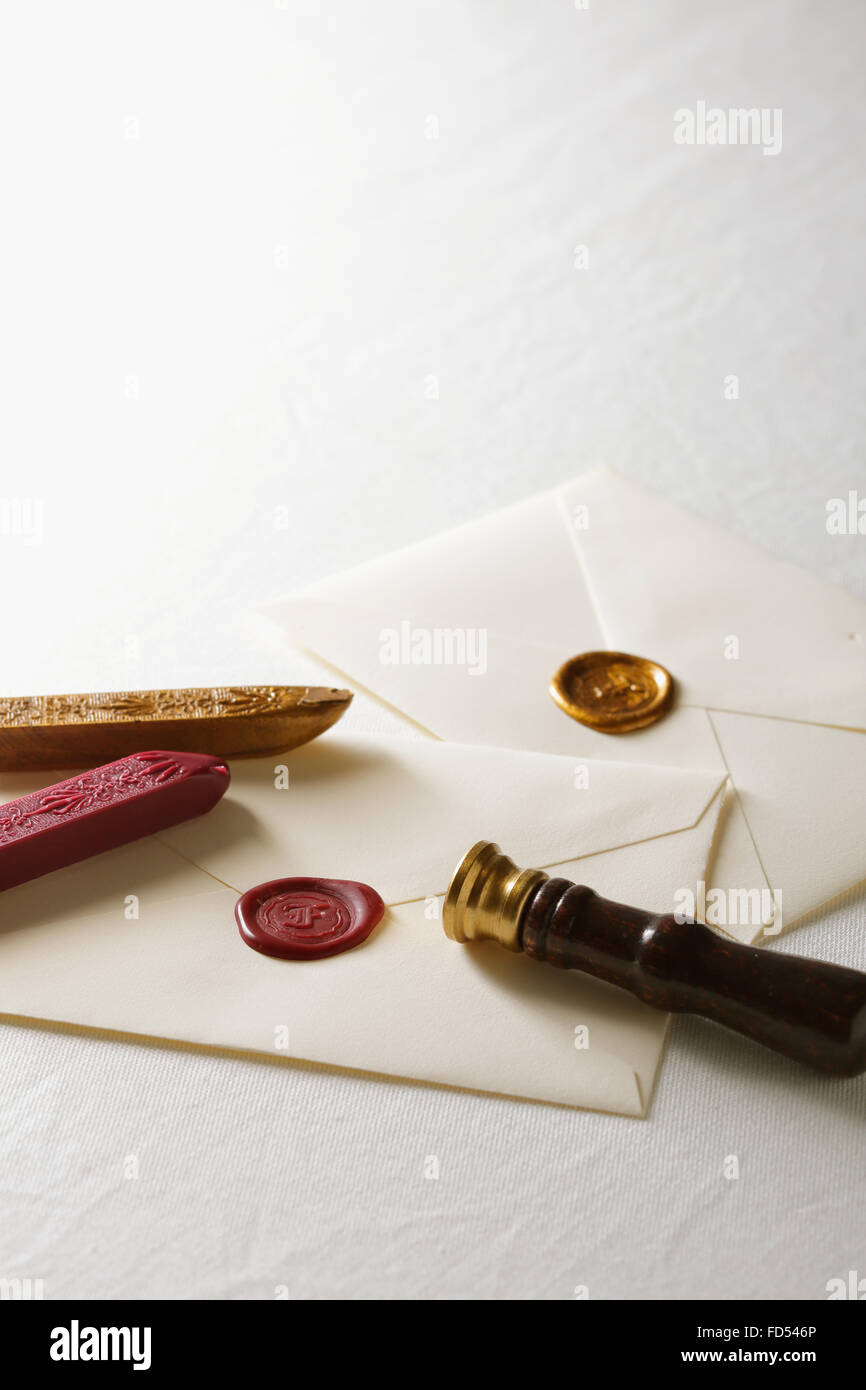 Sealing letters hi-res stock photography and images - Alamy