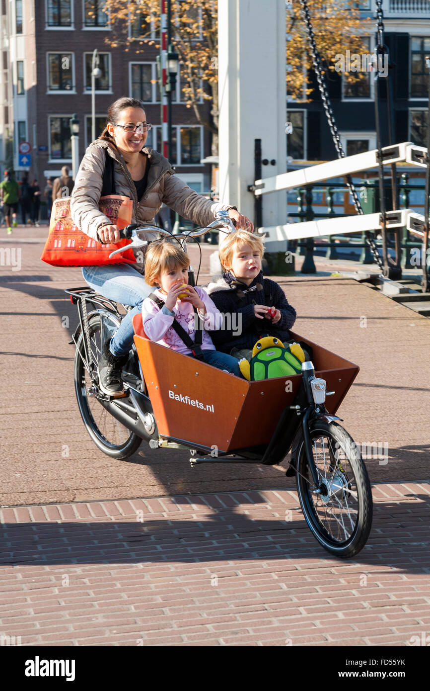 Dutch cargo bike holland High Resolution Stock Photography and Images ...