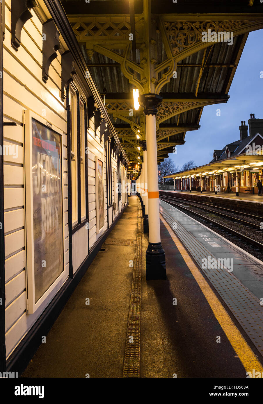 Kettering railway station hi-res stock photography and images - Alamy