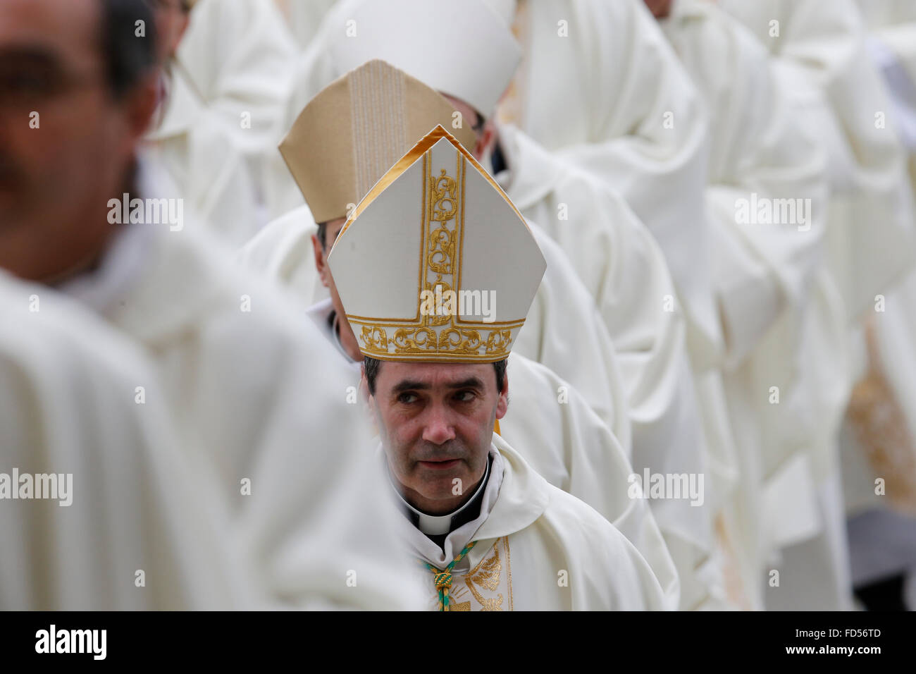 Entrance procession catholic hi-res stock photography and images - Alamy