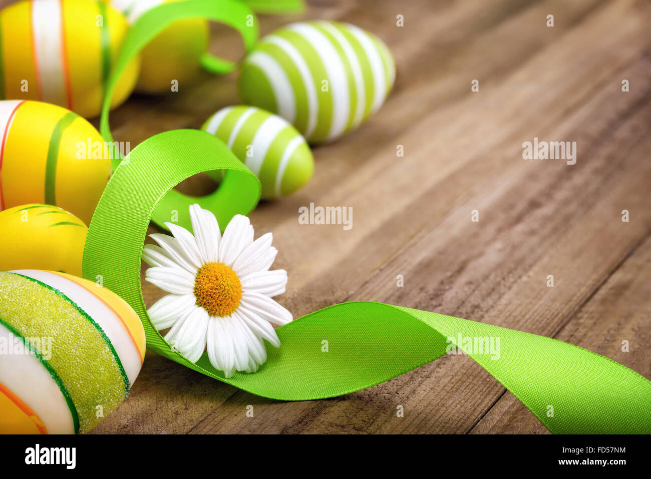 White daisy flower arrangement hi-res stock photography and images - Alamy