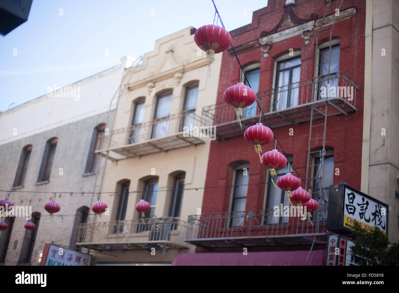 Row of chinese lantern hi-res stock photography and images - Alamy