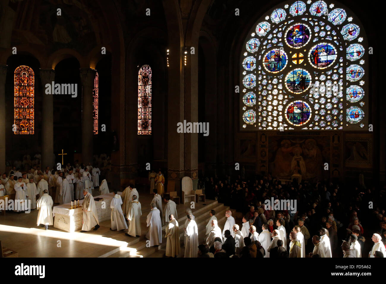 Mass entrance procession in Sainte Genevieve's cathedral, Nanterre ...