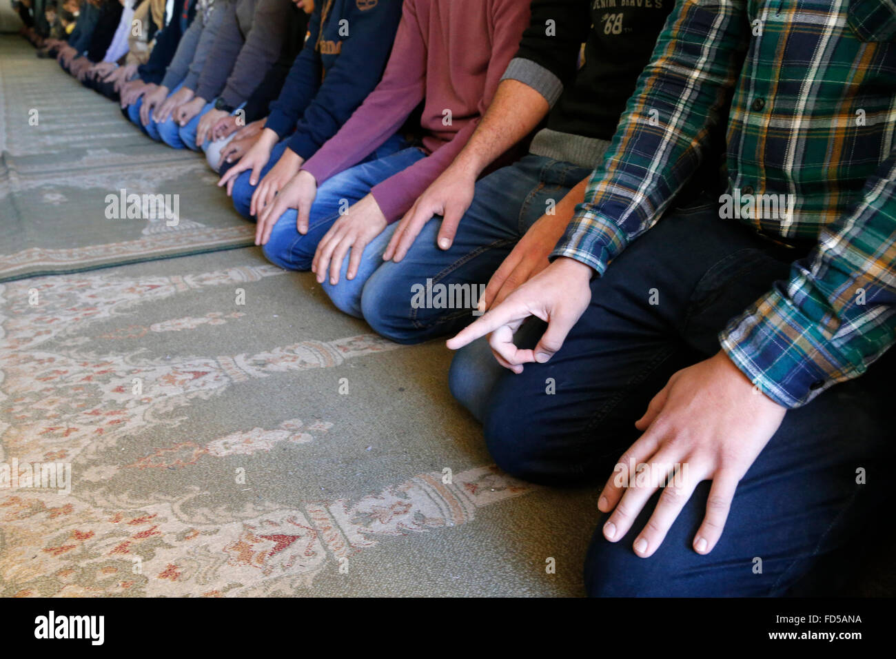 Friday prayer in Al Naser mosque, Nablus, West Bank Stock Photo - Alamy