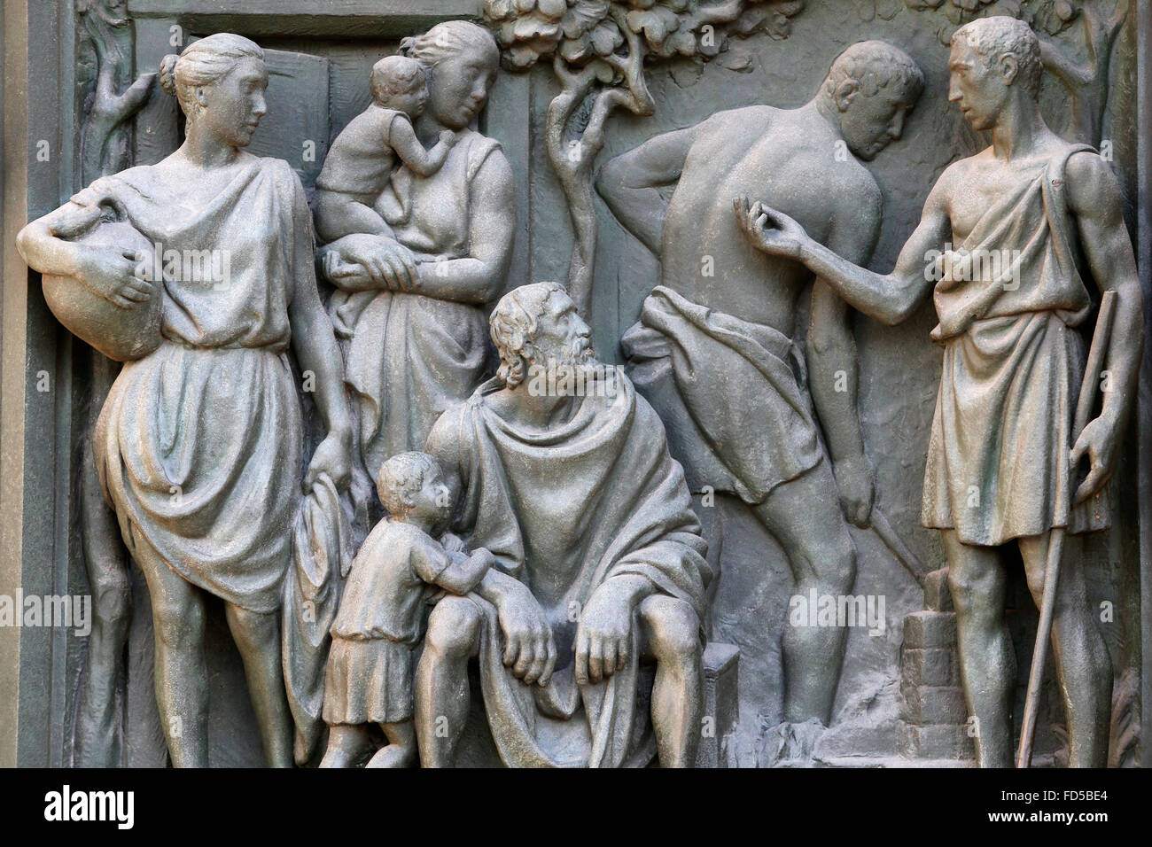 Milan Duomo relief sculptures Stock Photo - Alamy