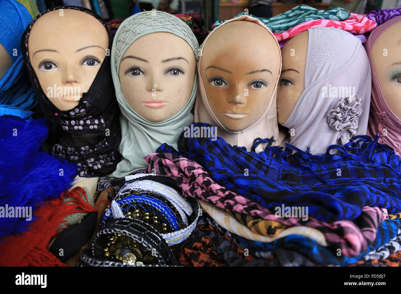 Islamic veils hi-res stock photography and images - Alamy